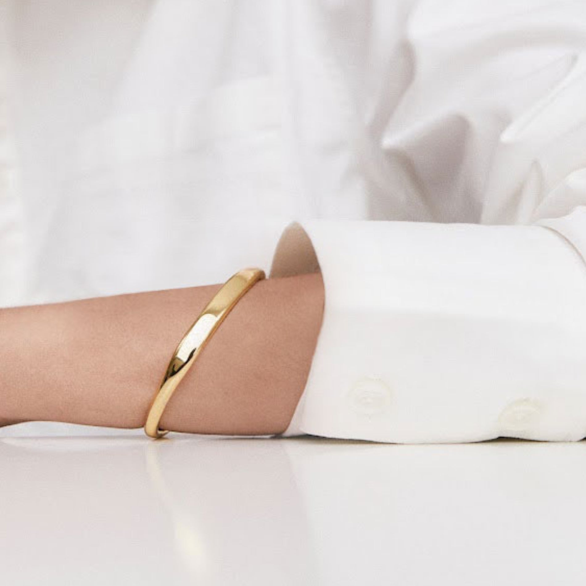 PULSERA LANA CUFF GLOSS – SOPHIE CROWN